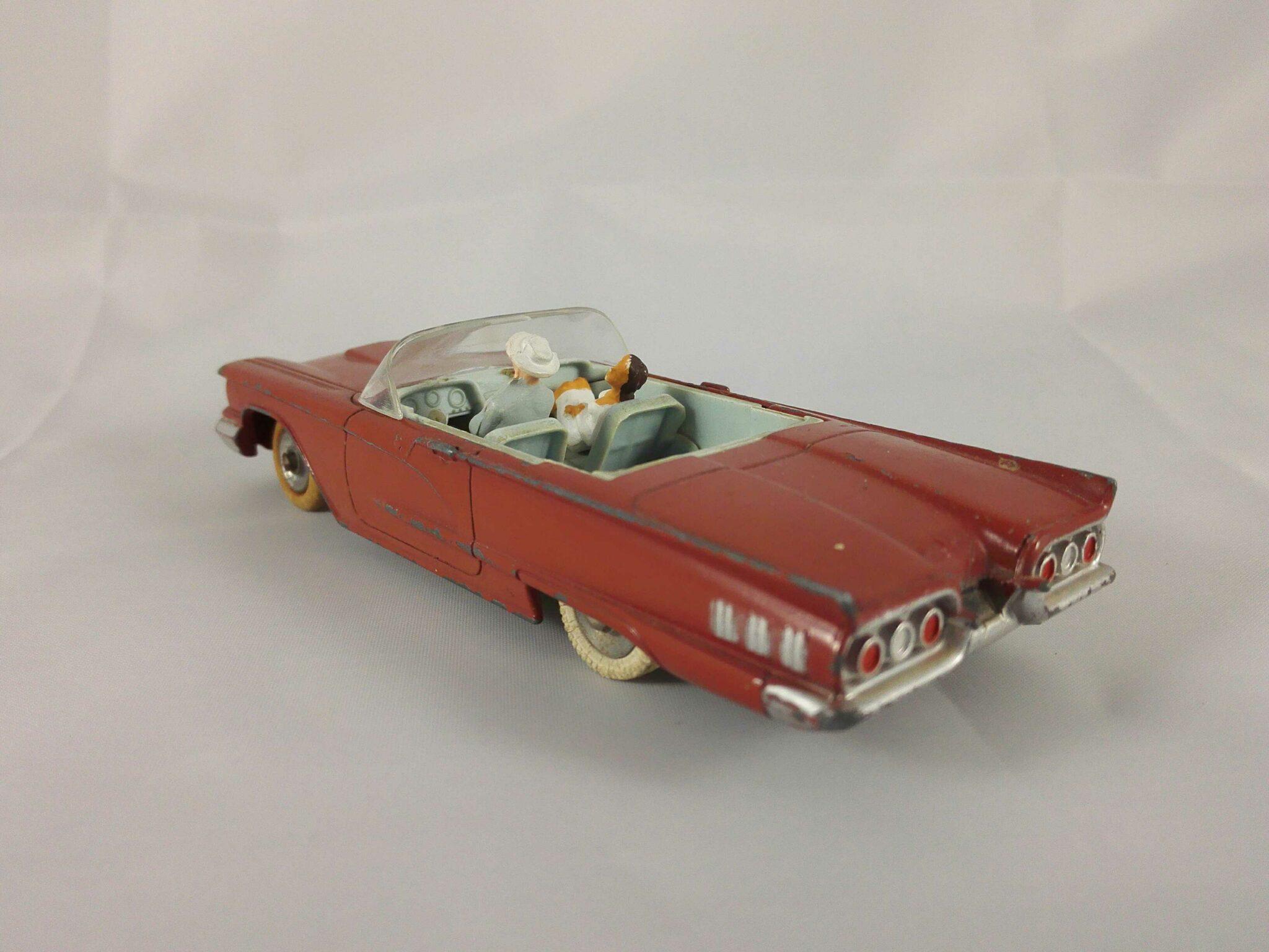 Dinky Toys Ford Thunderbird - 555 | Dinky Toys France