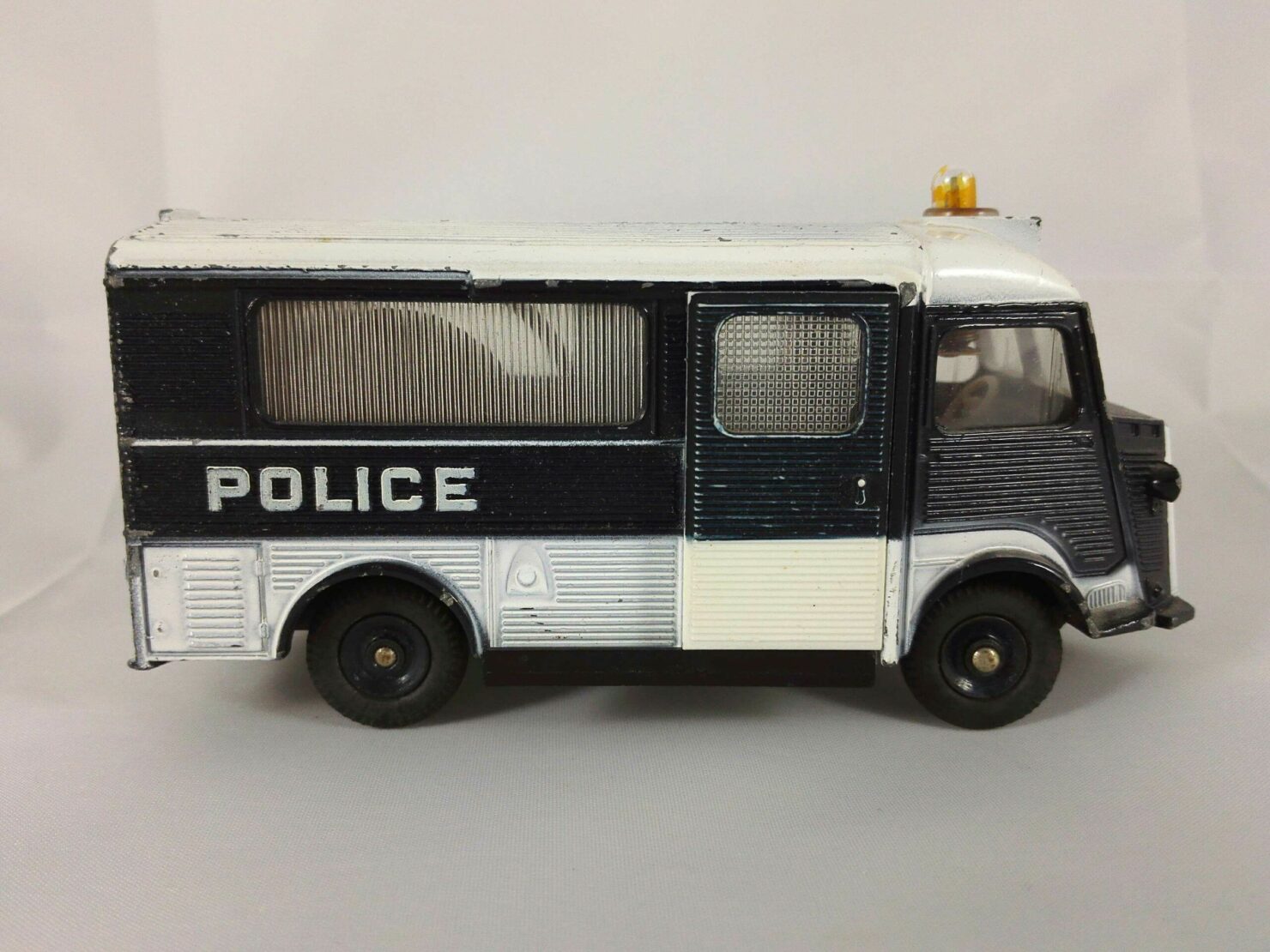 Dinky Toys Citroën Type H Currus Car de Police - 566 | Dinky Toys France